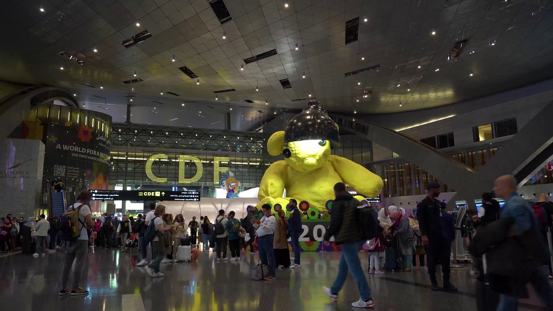 Giant Teddy Bear Welcomes Travelers At Doha Stock Footage SBV-352114788 ...