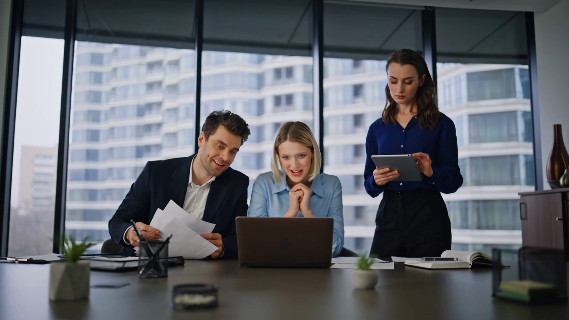Office Team Negotiating Online Talking To Stock Footage SBV-352562041 ...