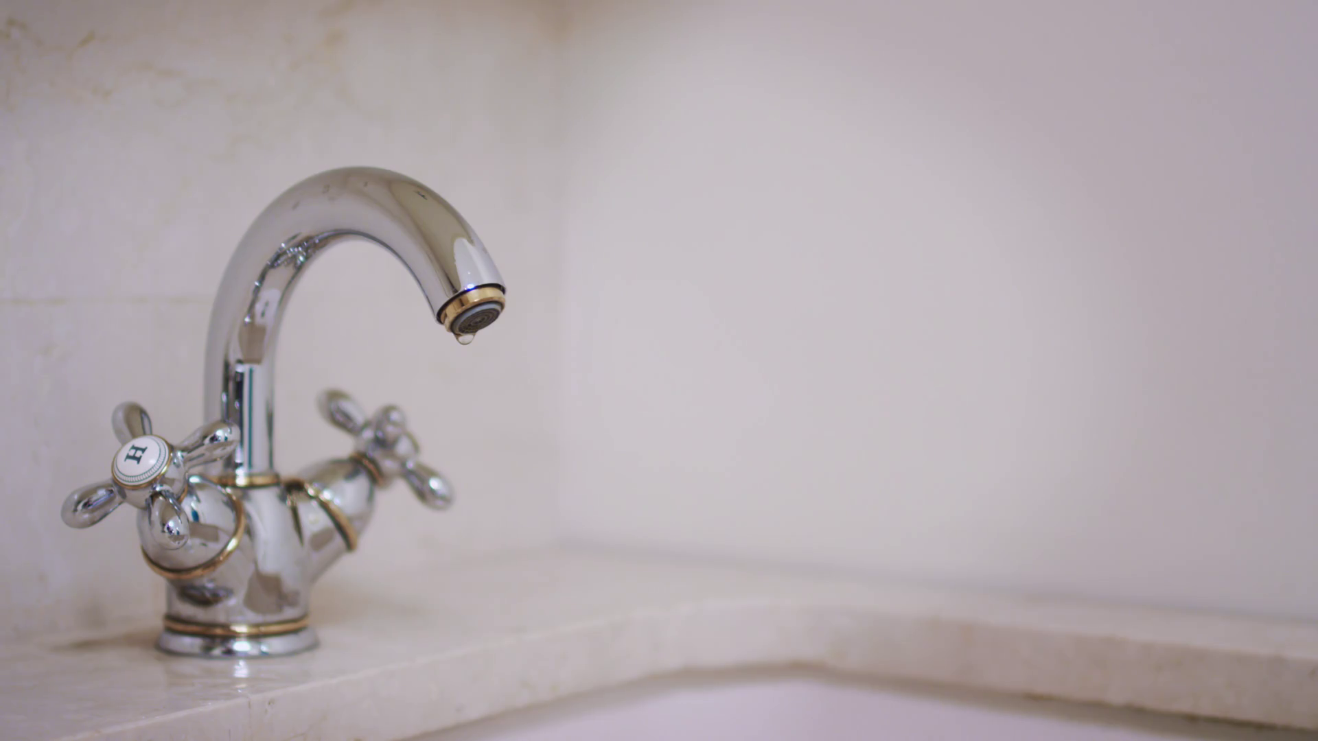 Female Hand Turning Water Tap Pouring Water Stock Footage SBV-322100070 ...