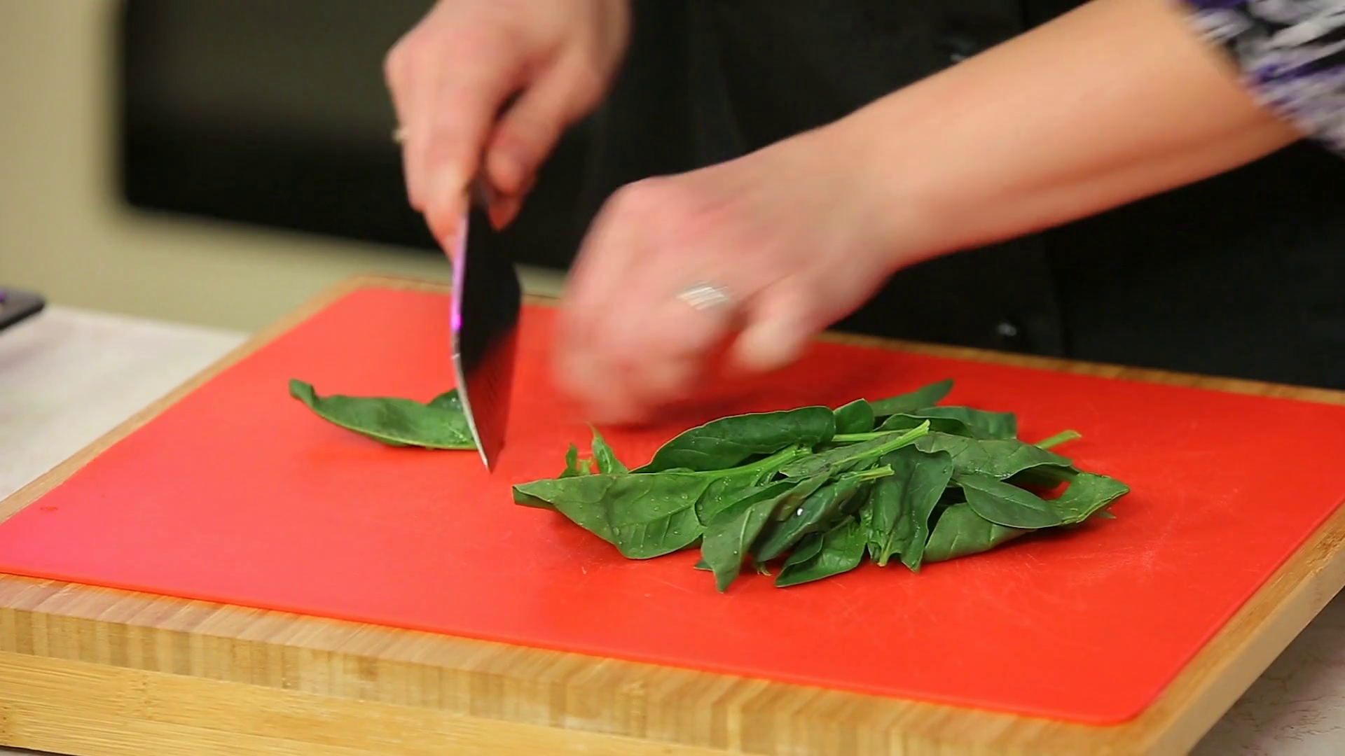 Chef's Hands Cutting Spinach Salad Stock Footage SBV-314193368 ...