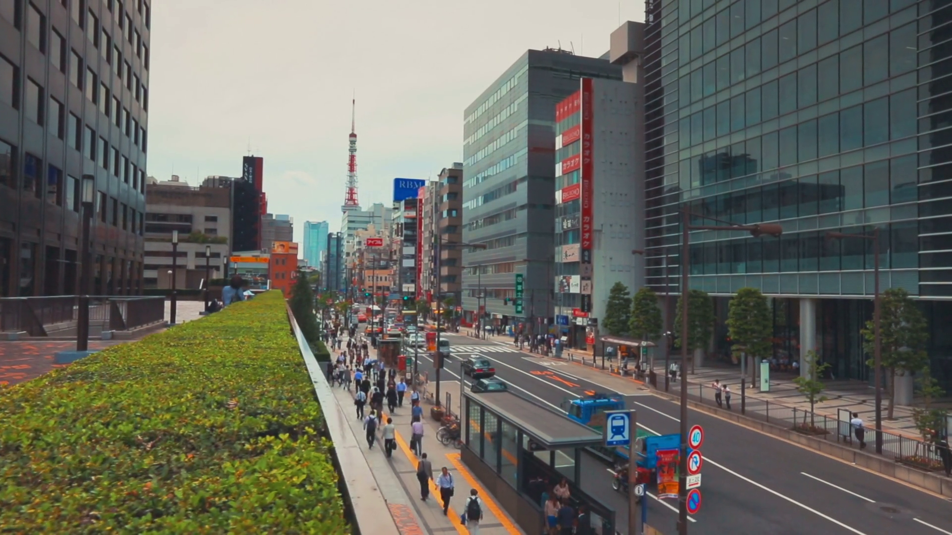 People walking in the Minato ward of Tokyo, Japan outside Daimon ...