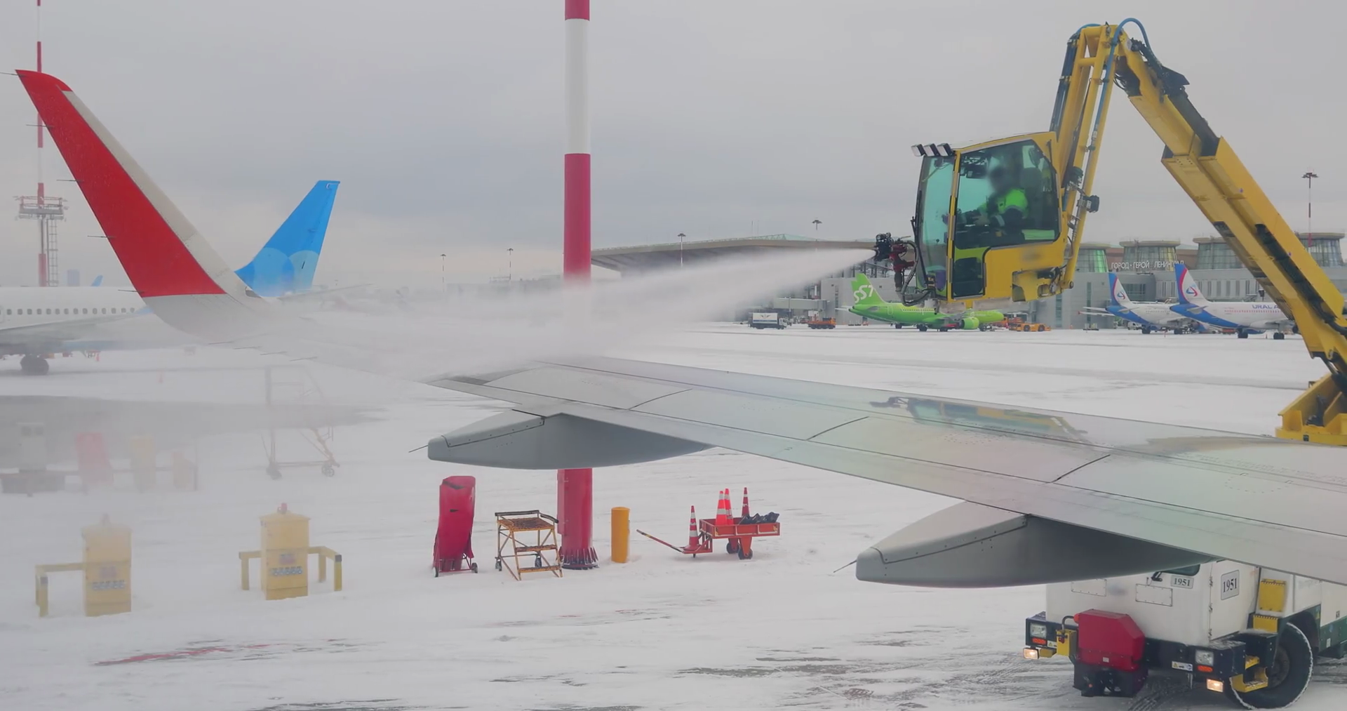 De Icing Of Airplane Flight Anti-icing Is Stock Footage SBV-347611709 ...