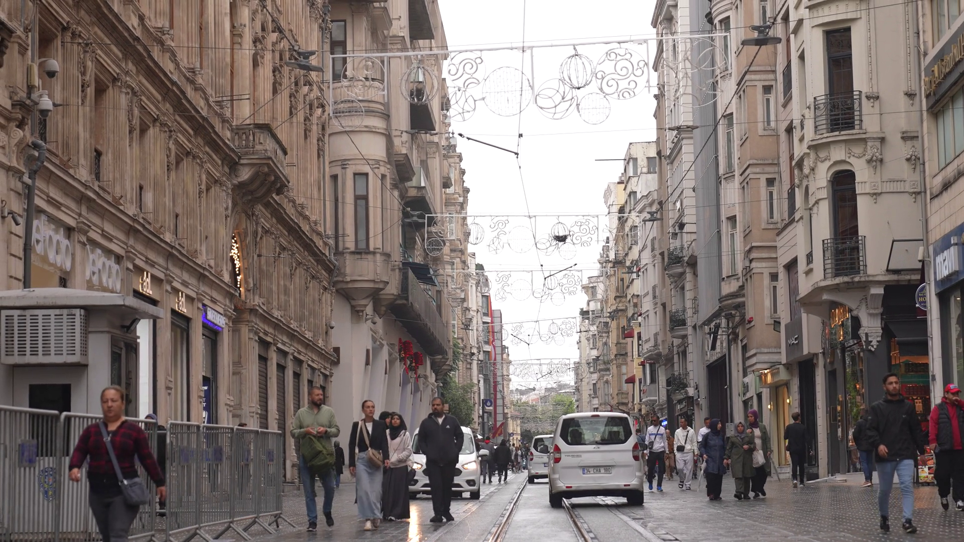 Stiklal Avenue In Istanbul People Raining Stock Footage SBV-352284292 ...