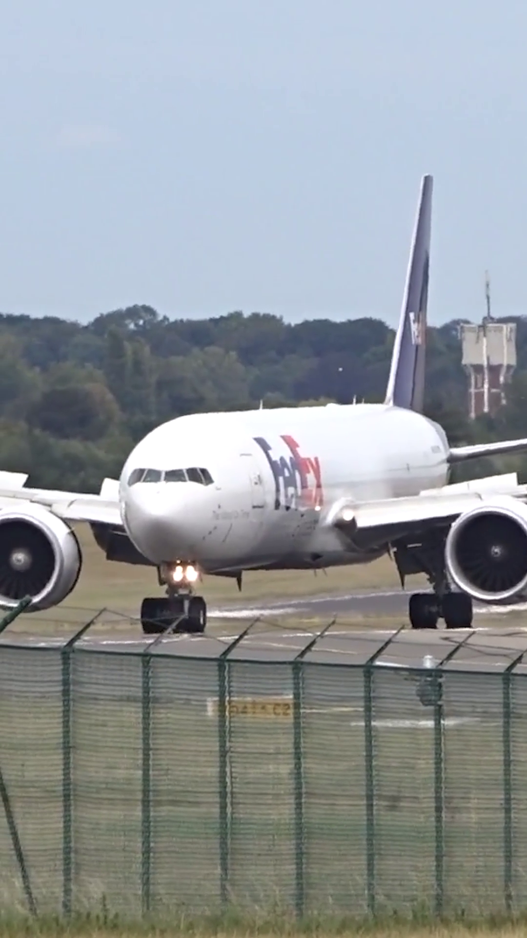 Fedex Boeing 777f Cargo Heavy Landing Big Stock Footage SBV-353237588 ...