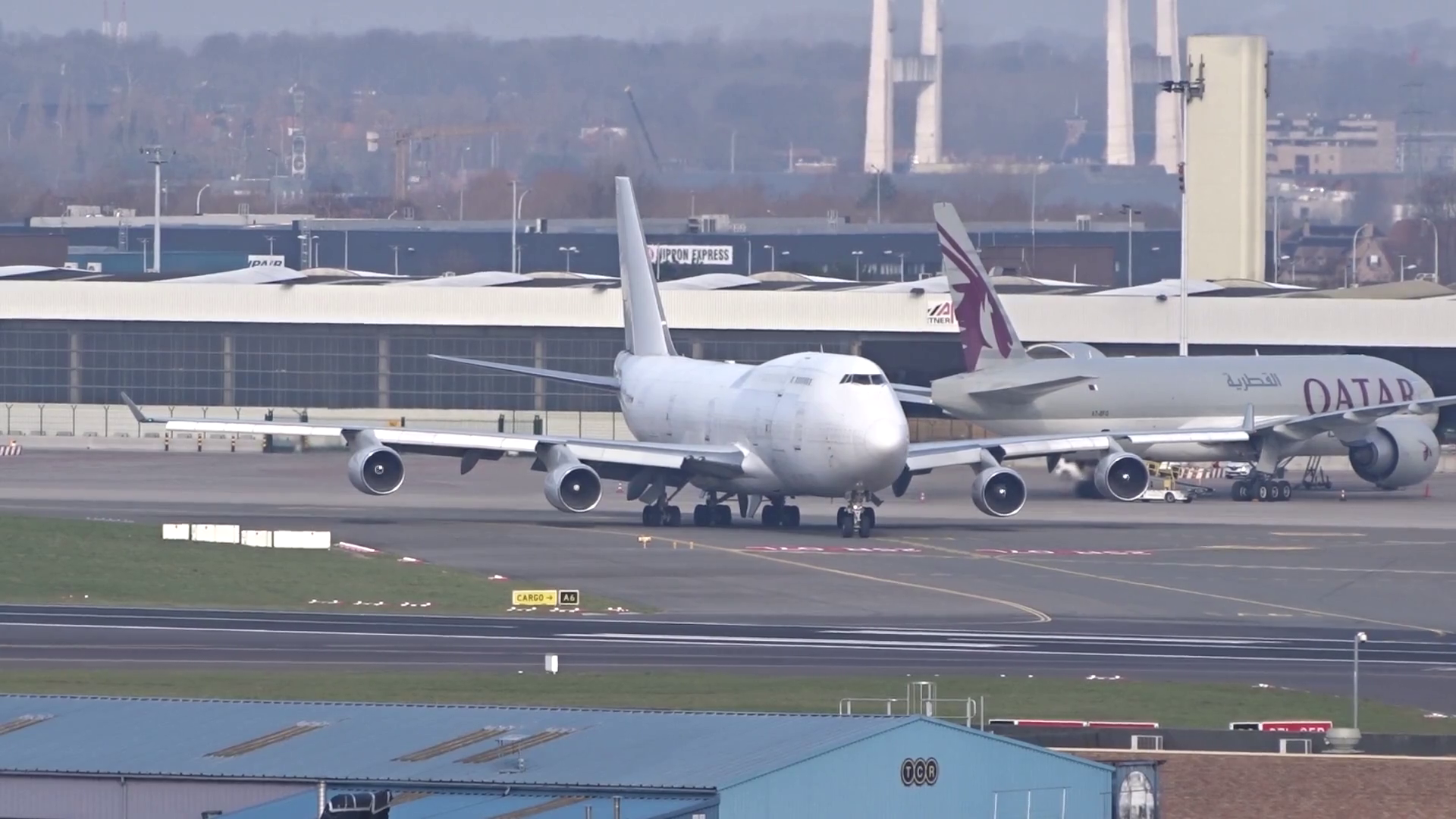White Generic Boeing 747 Jumbojet Freighter Stock Footage SBV-352747794 ...