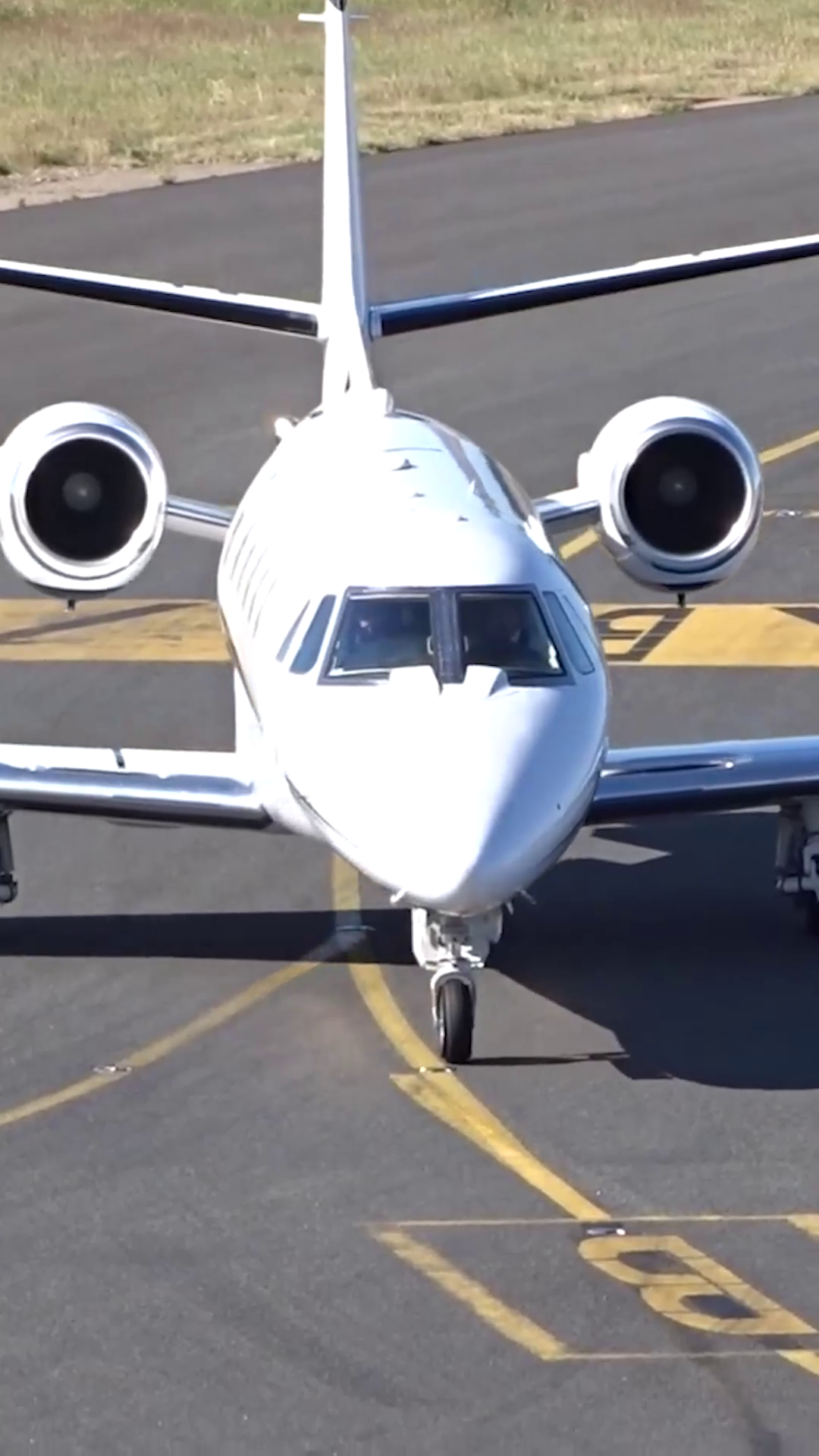 Generic Business Jet Taxiing Executive Stock Footage SBV-353237913 ...