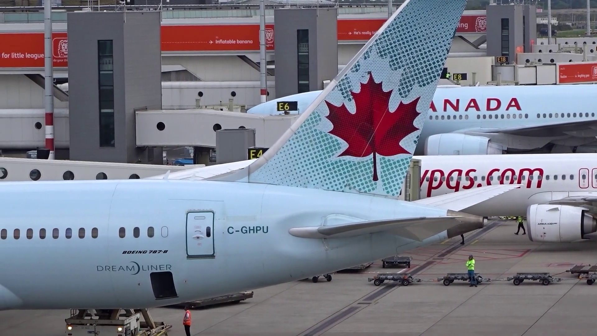 Air Canada Boeing 787 Dreamliner Parked Gate Stock Footage SBV ...
