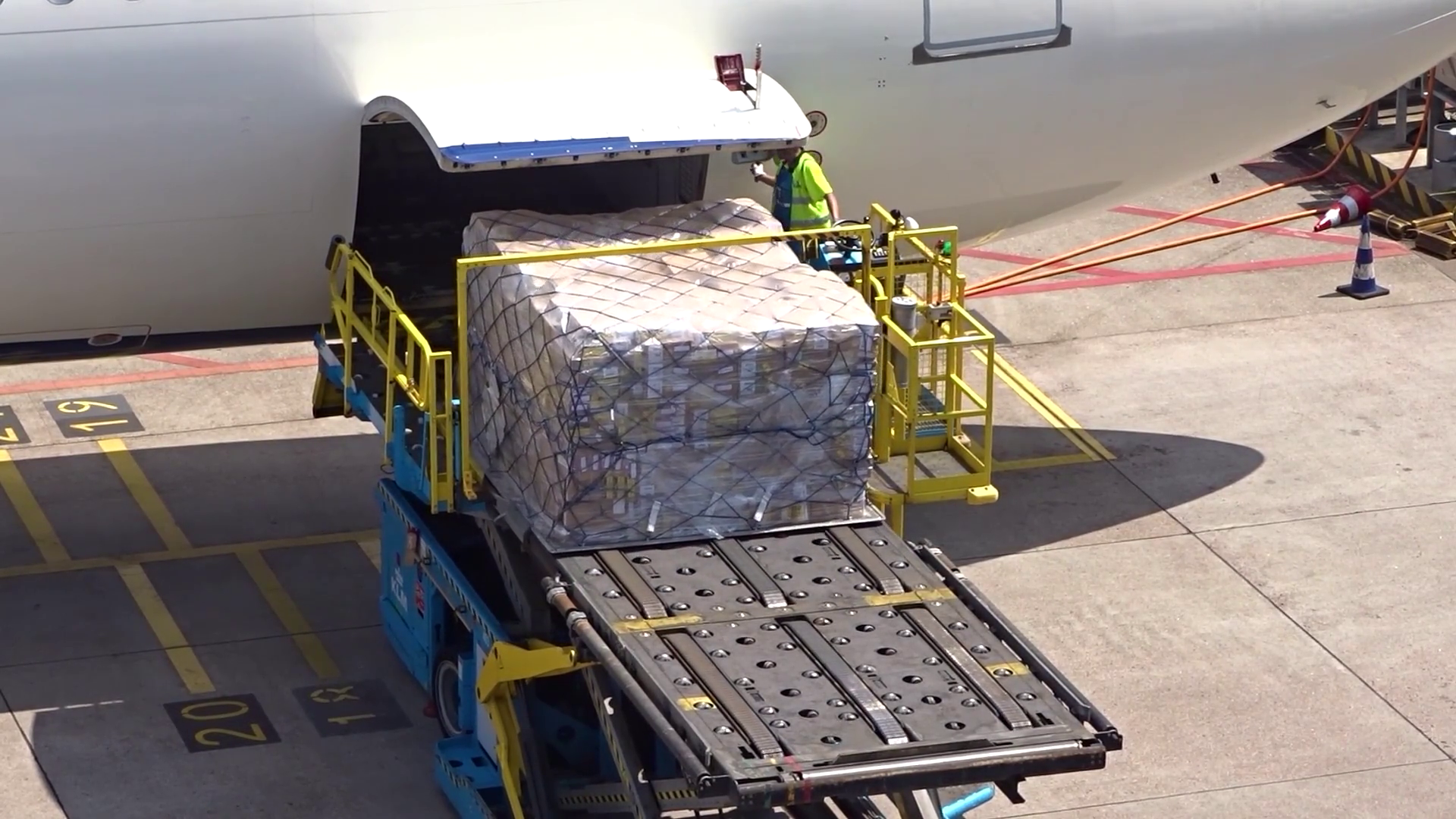 Ground Handling Team Loading Large Cargo Stock Footage SBV-352773827 ...