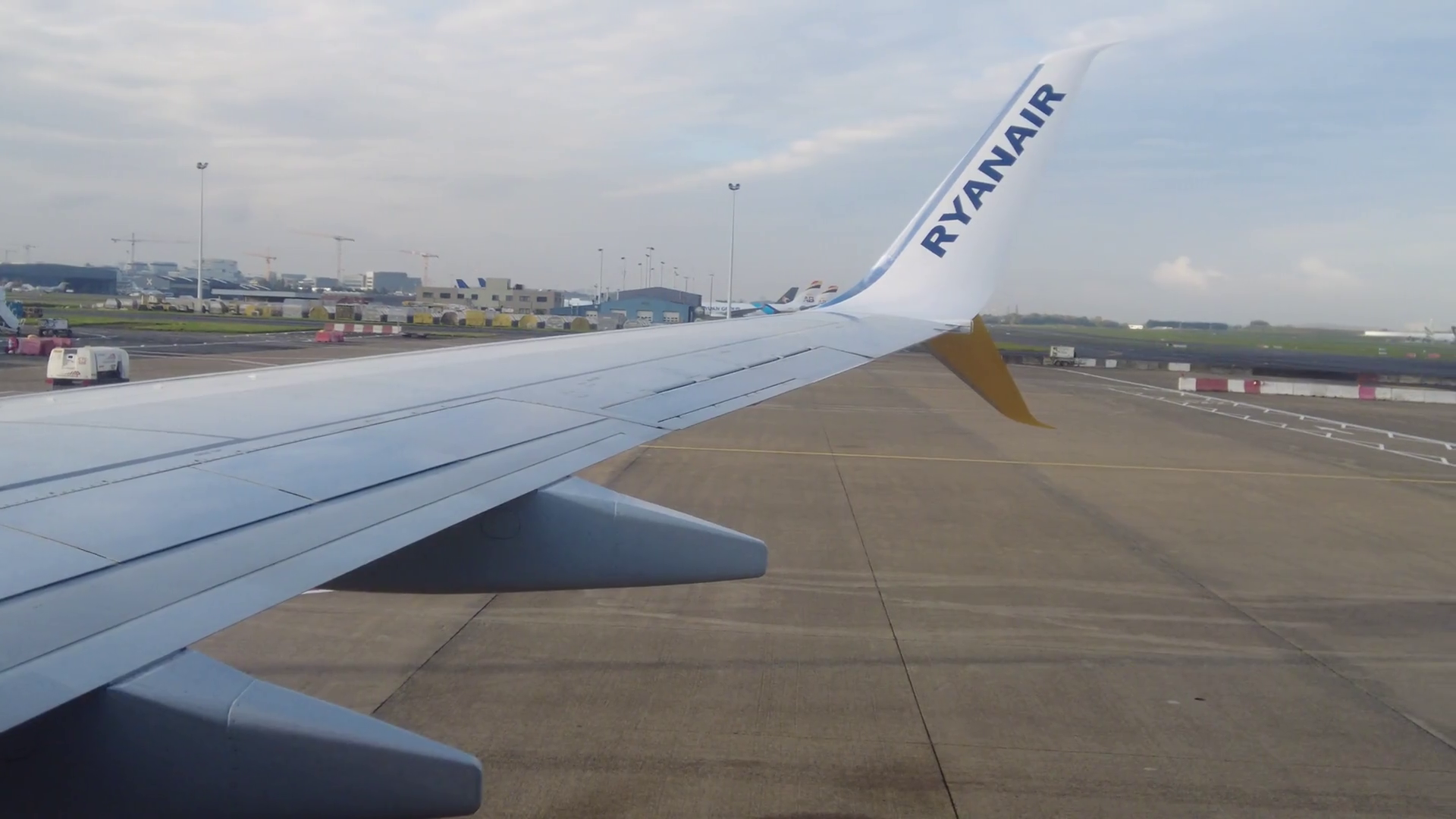 Wing Ryanair Boeing 737 Airplane Parked Stock Footage SBV-352714607 ...