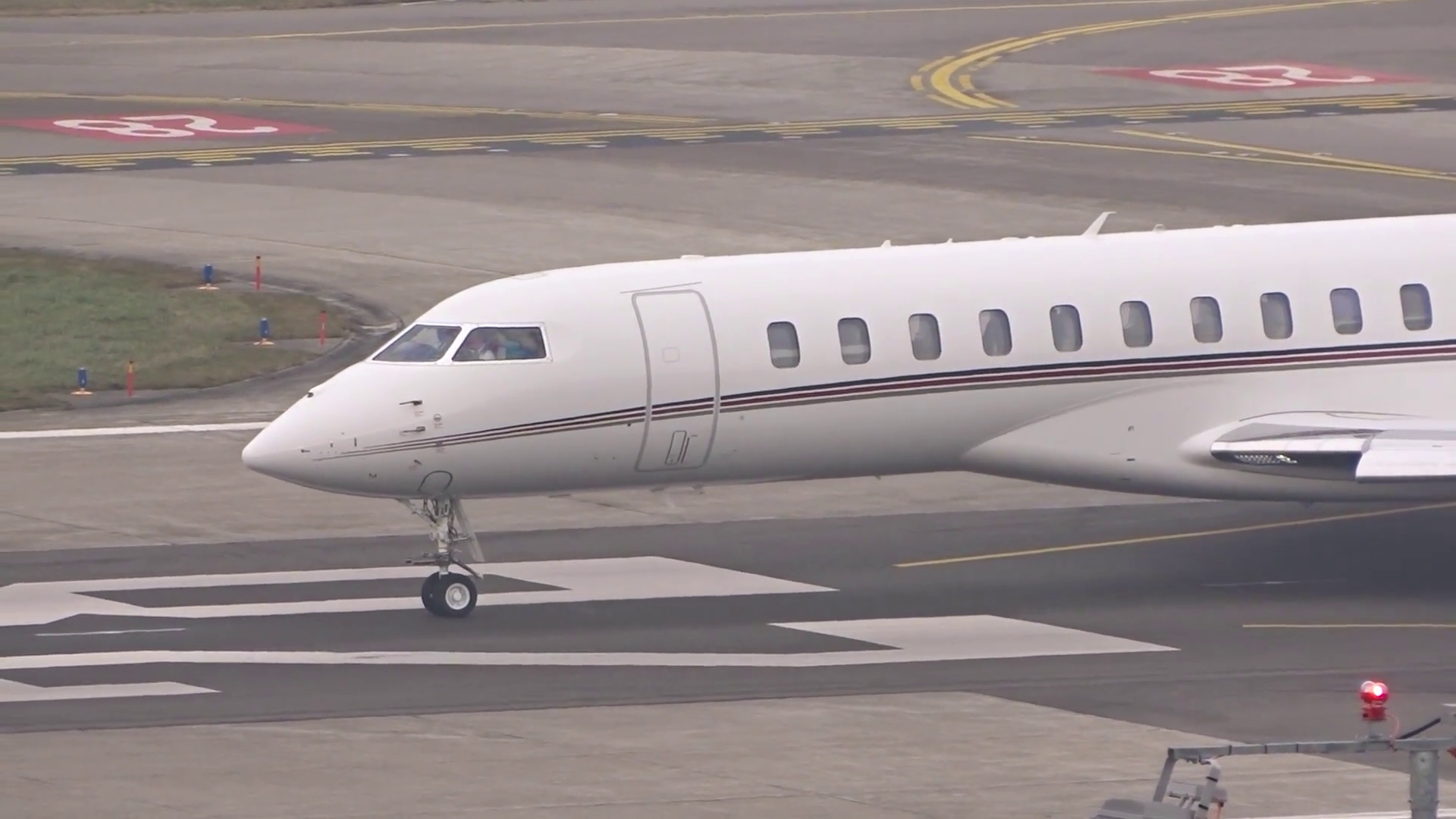 Cockpit Exterior Private Jet Lining Up Stock Footage SBV-352593375 ...