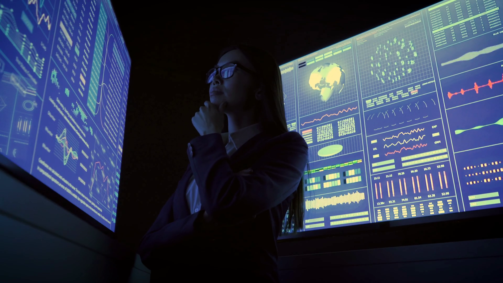 The Businesswoman Works With Blue Screen In Stock Footage SBV-338062964 ...