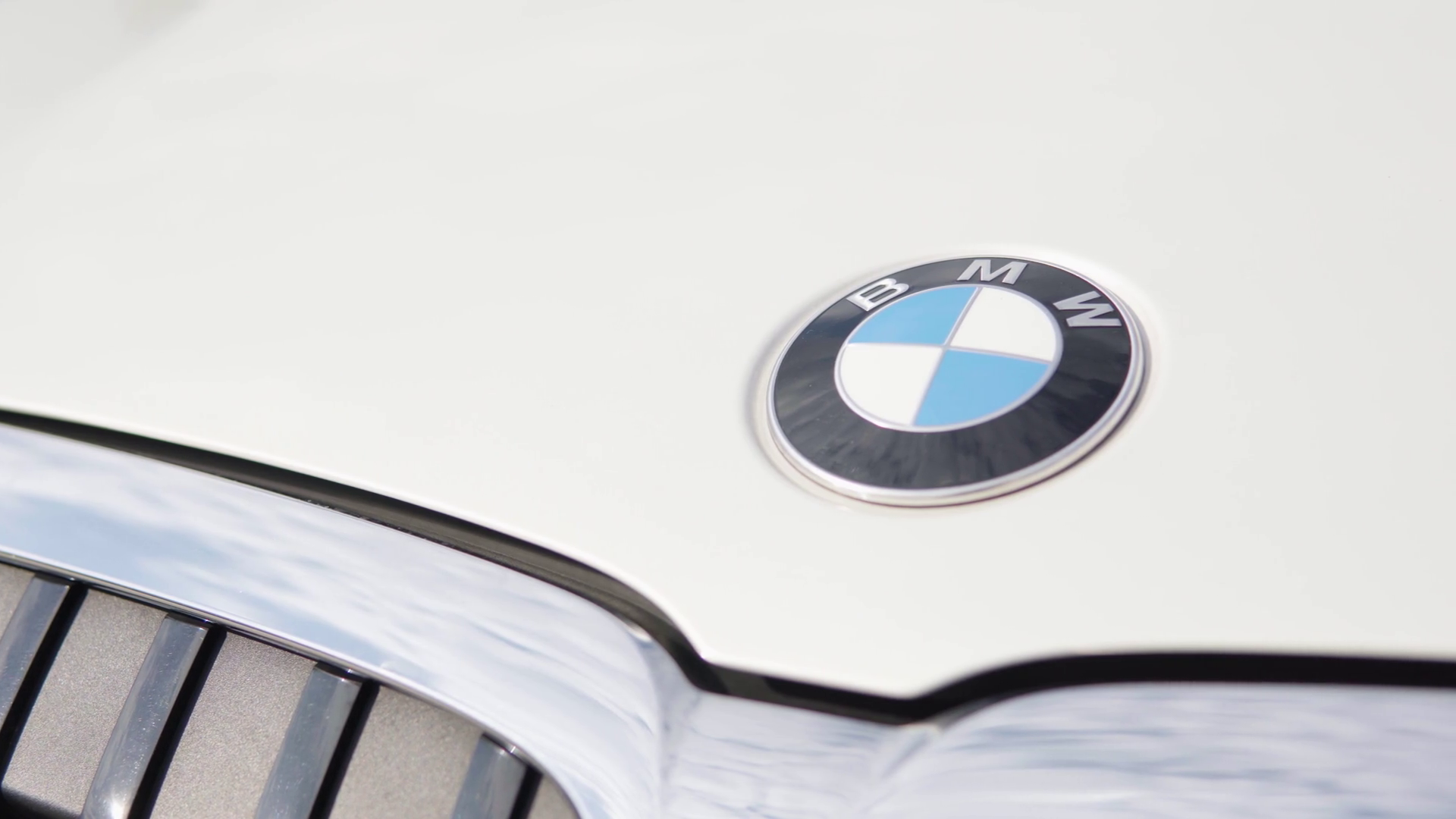BMW logo on the front of a modern car BMW 3 Series - closeup Stock ...