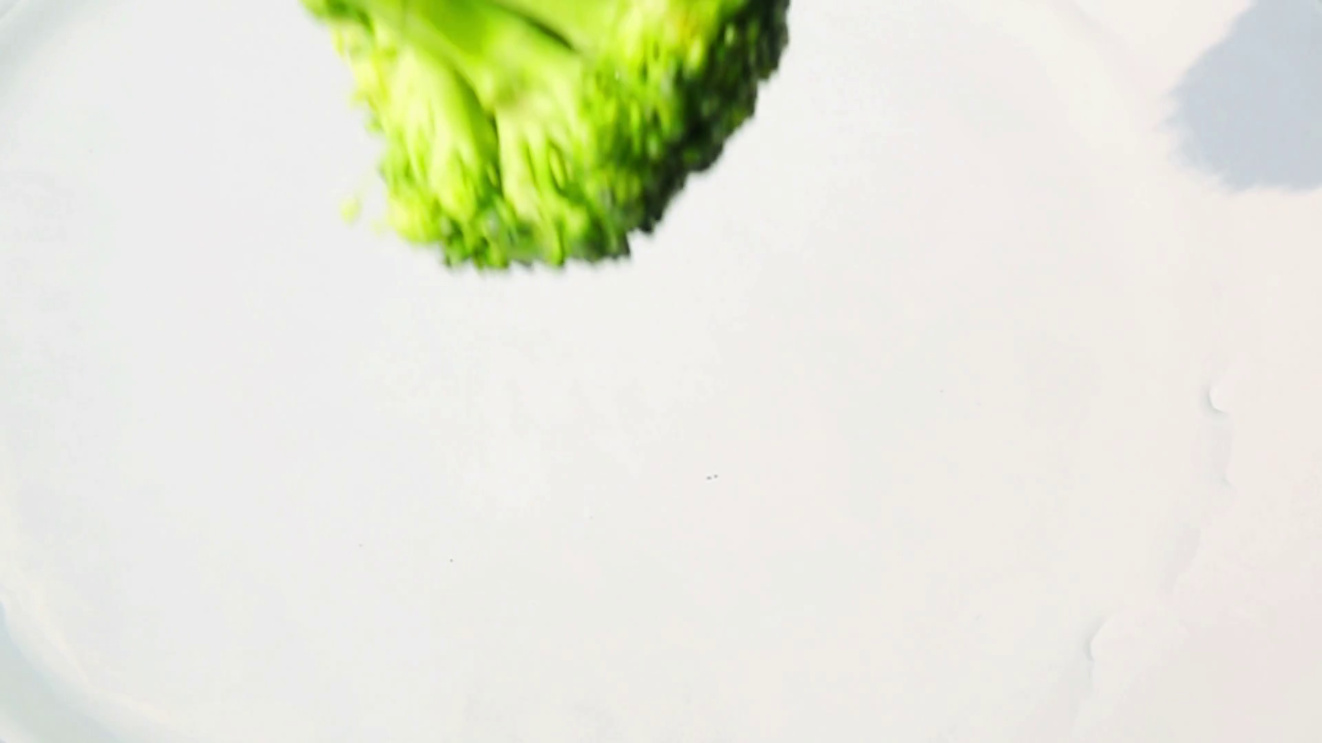 Broccoli Falling In To Water Splashing In Stock Footage SBV-325409740 ...