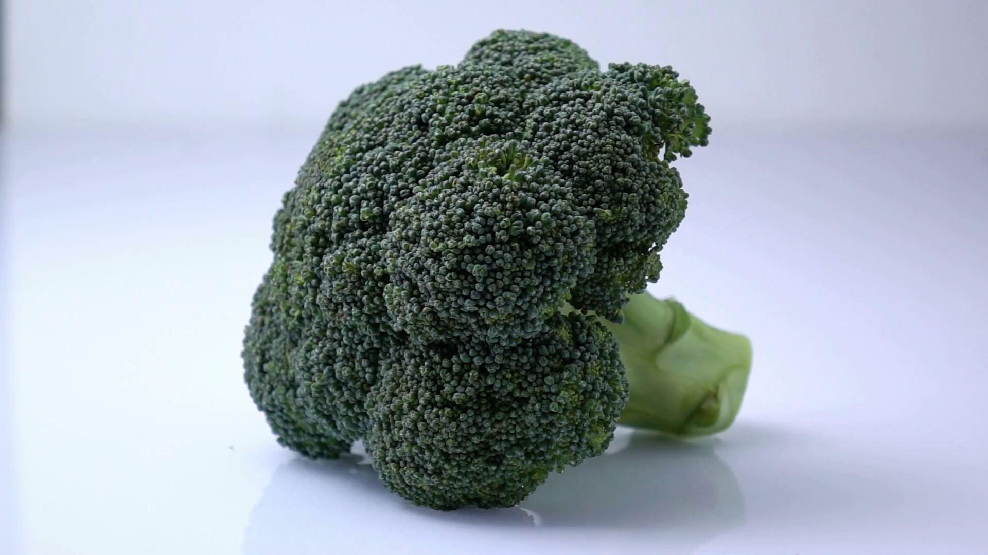 Water Splashing On Broccoli In Slow Motion Stock Footage SBV-326243619 ...