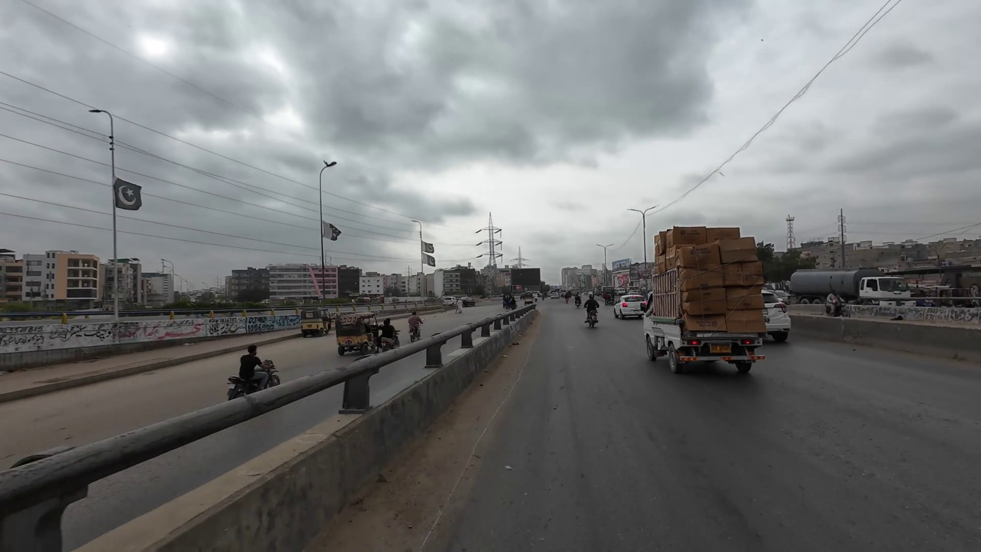 Pakistan Editorial Date: 01-09-2025 Traffic Stock Footage SBV-352712351 ...