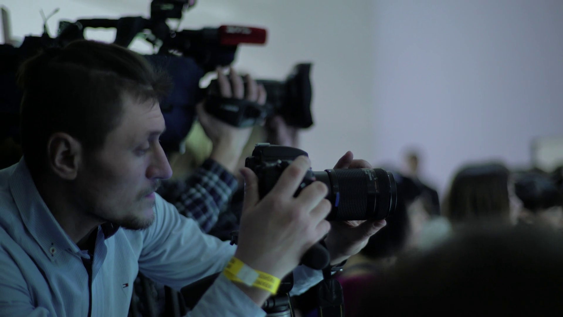 The Work Of Photographer On Fashion Show Stock Footage SBV-346863165 ...