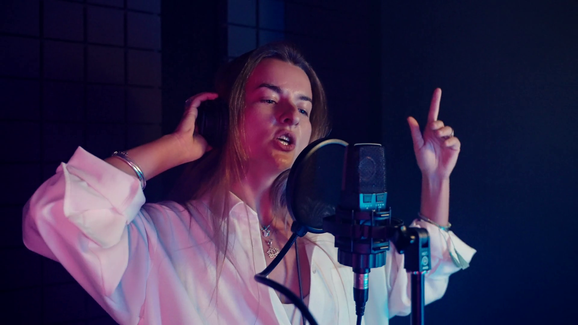 Professional Singer Woman Amateur Is Singing Stock Footage SBV ...