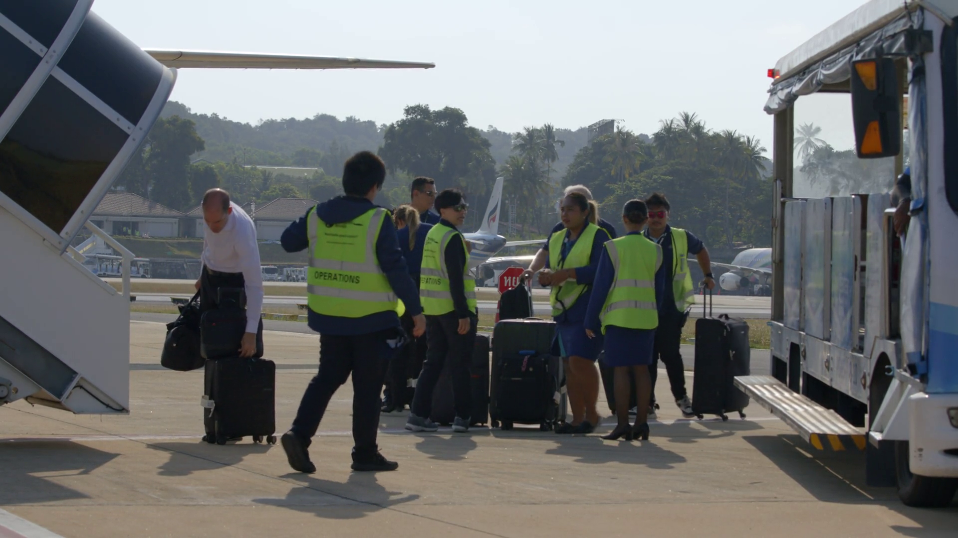 Koh Samui Thailand April 2024 - Ground Crew Stock Footage SBV-351813032 ...